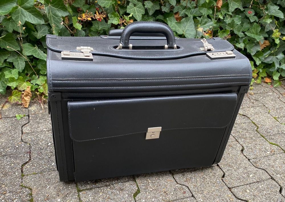 Aktenkoffer / Aktentasche / Rollkoffer (Gebraucht) in Stäfa für CHF 33 ...