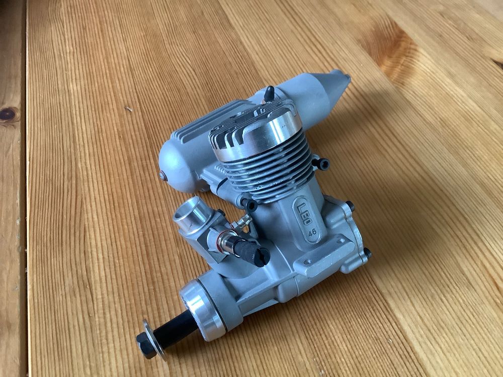 Modellflugmotor, LEO 46er, 7.5ccm, nie gelaufen, Nitro | Acheter sur ...