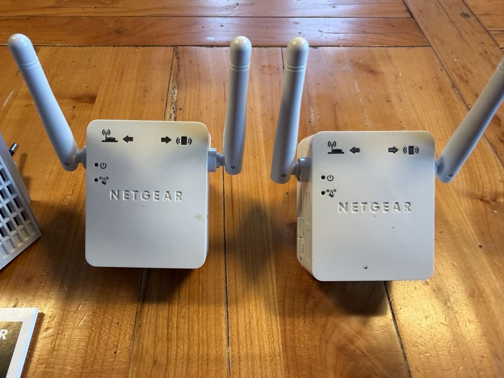 Netgear Nighthawk X4 und 2 Universal Wifi Range Extender (Gebraucht) in ...