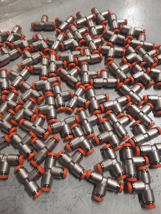 Pneumatik Verteiler Dm 4 - BREV MW - Messing vernickelt (Neu (gemäss ...