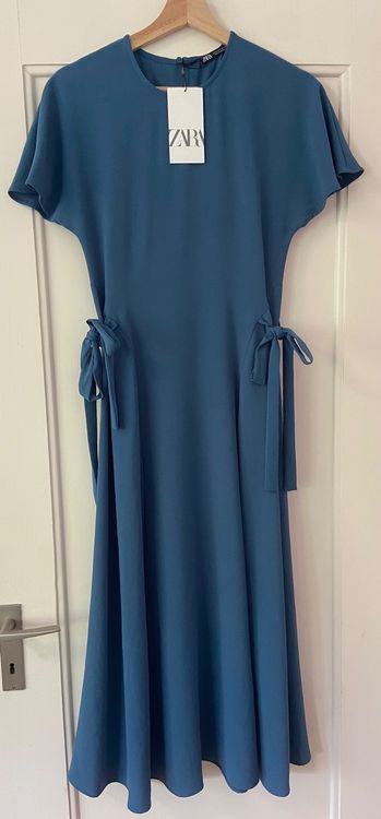 Blue dress Zara (Neu und originalverpackt) in Zürich für CHF 10 – nur ...