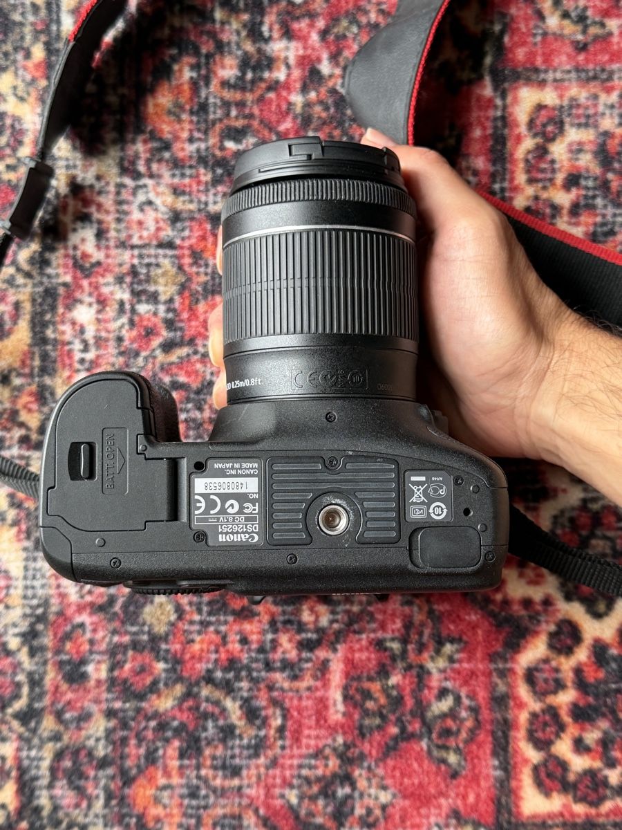 Canon EOS 7D DSLR Camera with 18-55mm Lens and Charger (Gebraucht) in ...