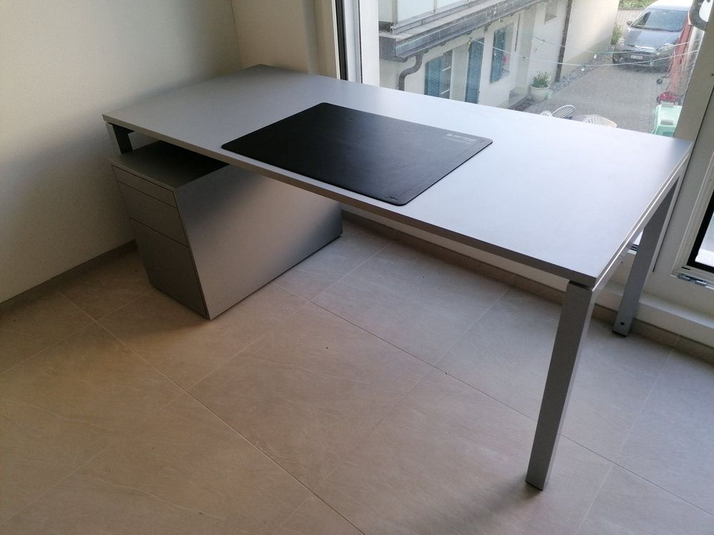 Grosses Pult, perfekt für Home Office (Gebraucht) in Embrach für CHF 2 ...