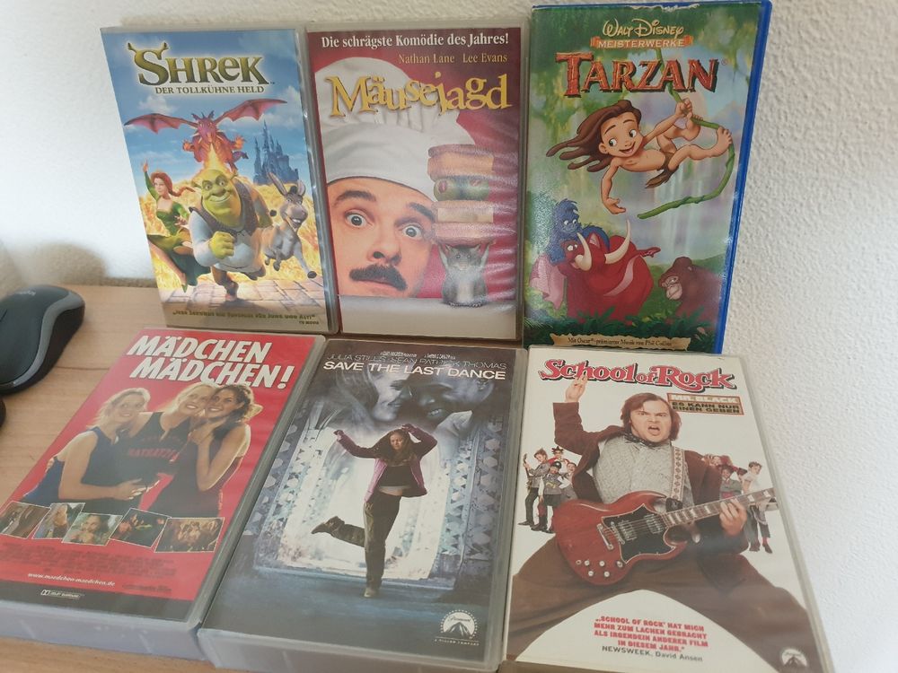 VHS Kassetten Sammlung, 6 Stk. - (Defekt) in Chur für CHF 10 – mit Lieferung auf Ricardo kaufen