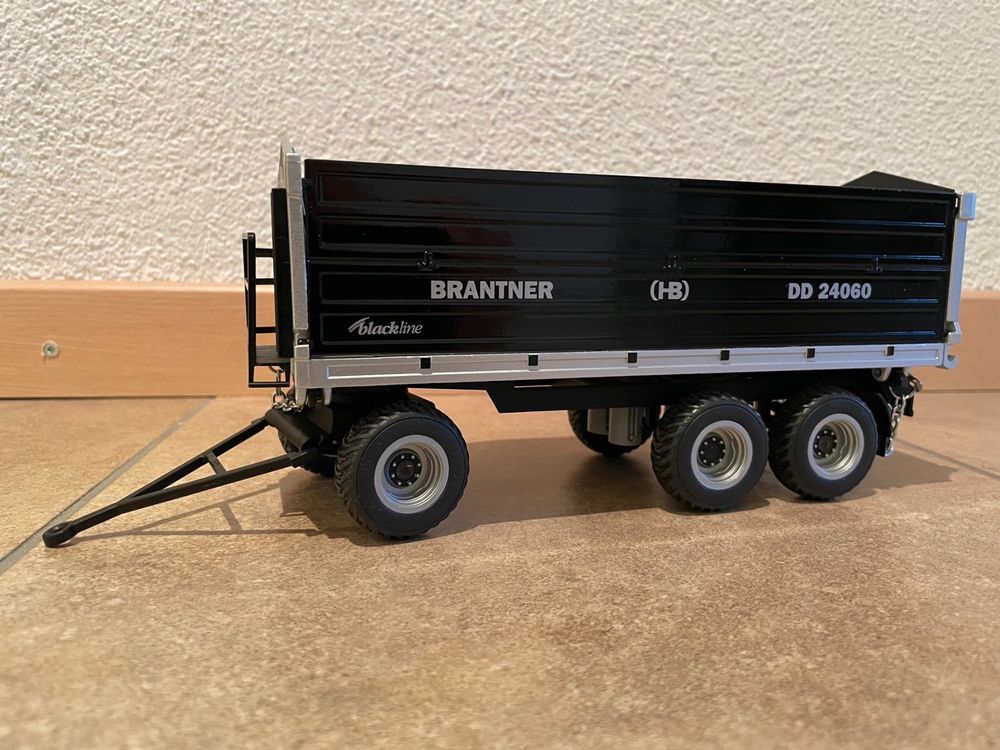 SIKU Brantner DD 24060 Blackline | Kaufen auf Ricardo