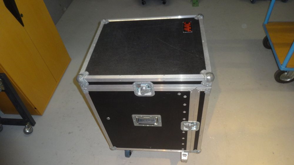 19 Zoll Rack Winkel-Case AAC 14HE mit Rollen (Gebraucht) in Opfikon für CHF 125 – nur Abholung ...