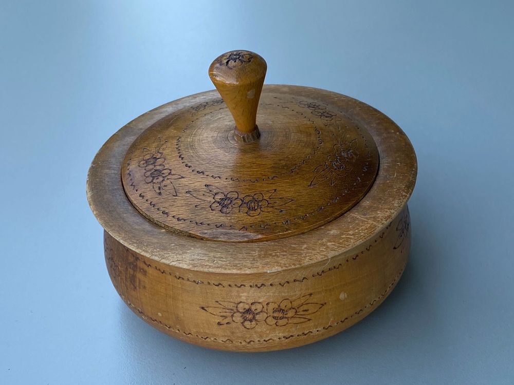 Antike, runde Holzdose, echte Handarbeit | Kaufen auf Ricardo