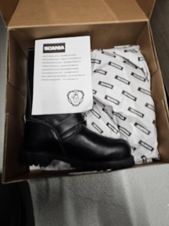 Scania Griffin Boot Stiefel neu (Gebraucht) in Mägenwil für CHF 100 ...