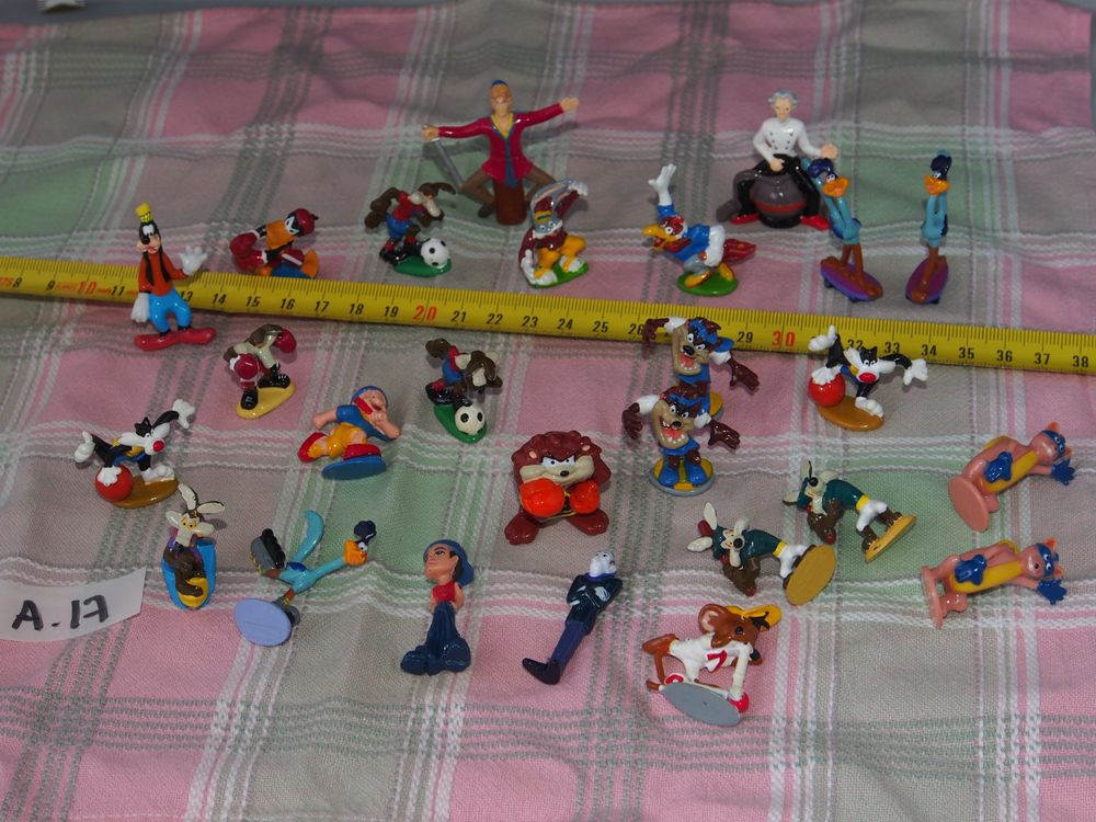 A.17 Lot mini Taz, bip-bip coyote, grosminet, pluto, bunny, (Gebraucht) in für CHF 2 – mit ...