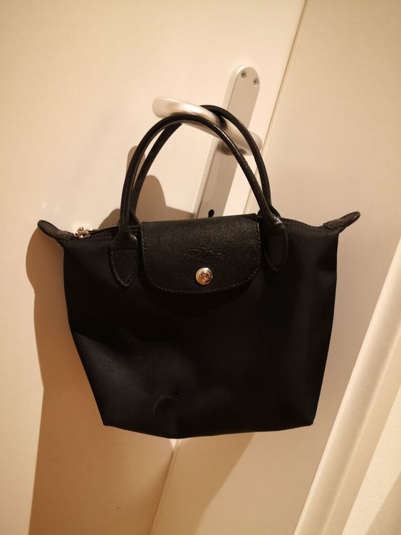Kleine Longchamp Le Pliage Handtasche in schwarz (Gebraucht) in Zürich für CHF 35 – nur Abholung ...