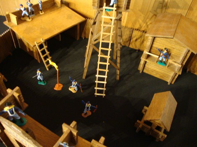 Holz Wildwest Fort EDUARD HENRY mit TIMPO TOYS Soldaten | Kaufen auf ...