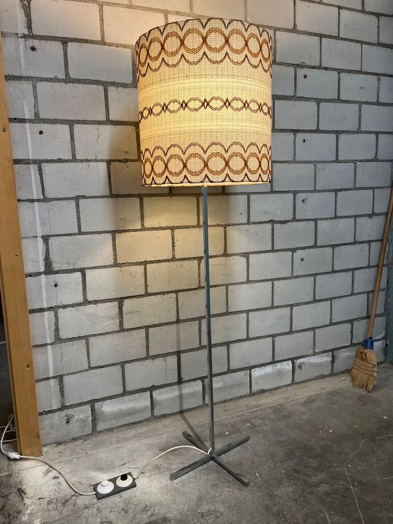 Wunderschöne Retro Stehlampe 70er Ebenbild