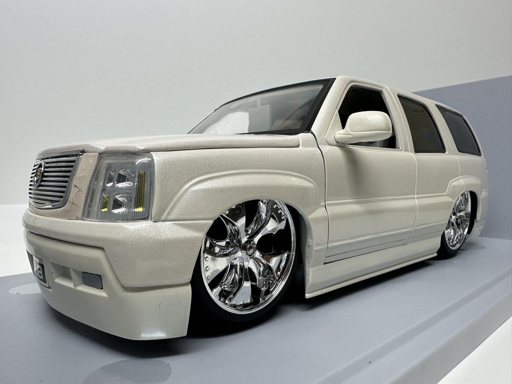 Cadillac Escalade 1:18, perlweiss, Dub City von JADA TOYS (Gebraucht ...