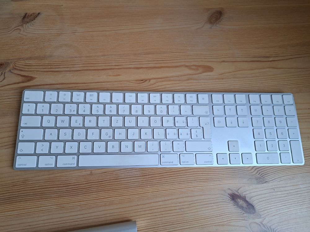 Wireless Apple Keyboard QWERTZ (Gebraucht) in Zürich für CHF 38 – nur Abholung auf Ricardo kaufen