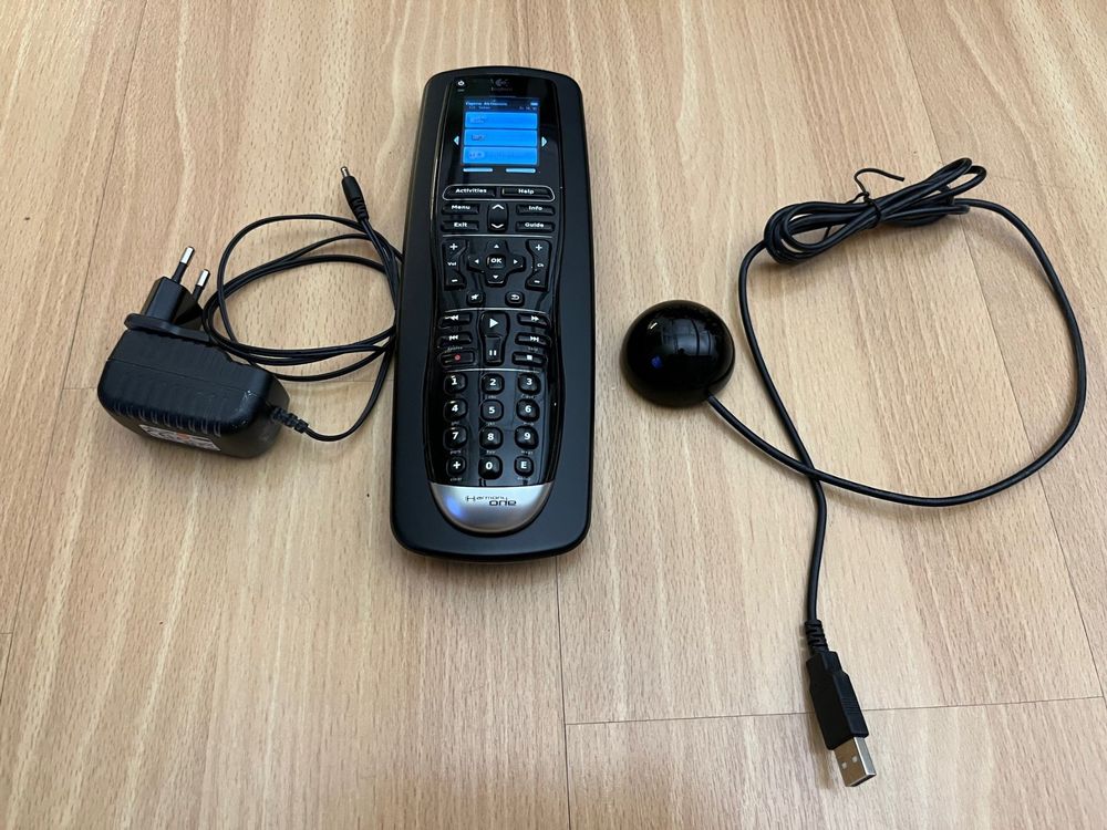 Logitech Harmony One mit IR-Expander | Kaufen auf Ricardo