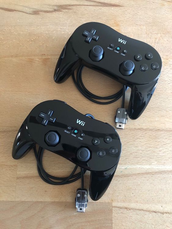 2 originale Nintendo Wii Classic Controller Pro RVL-005(-02) (Gebraucht ...