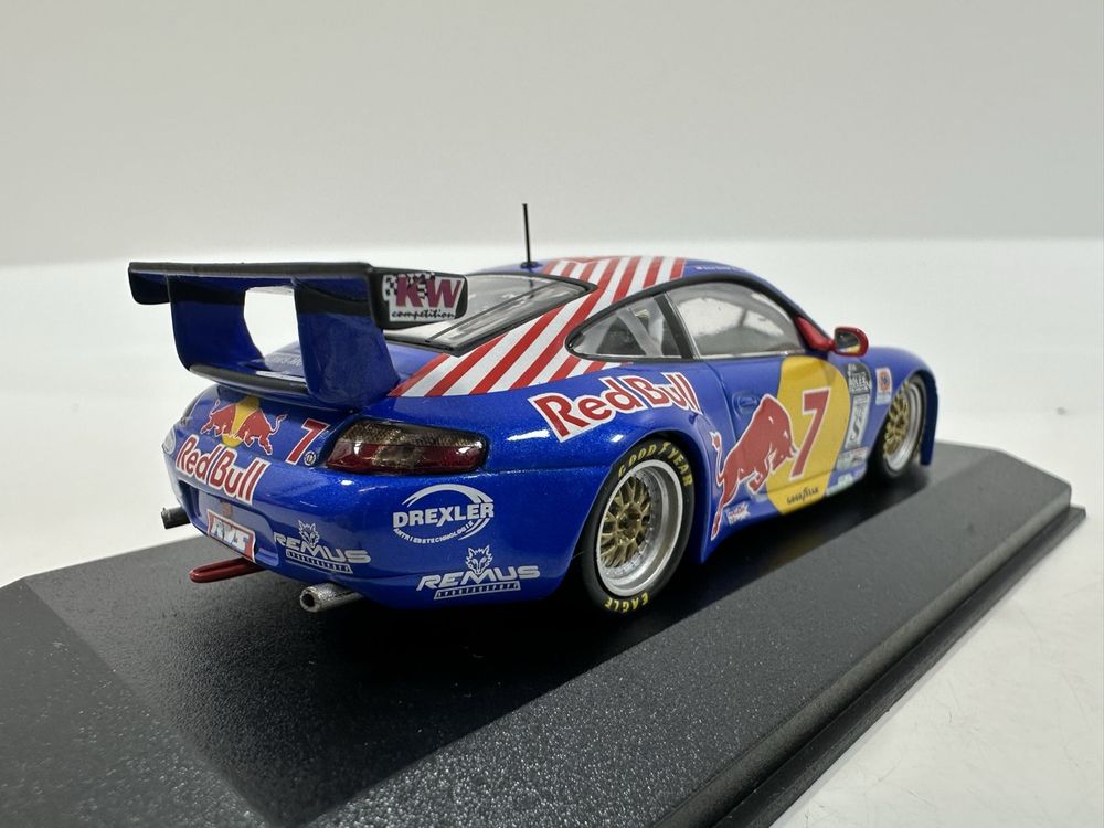 Porsche 911 GT3 R 1:43 Red Bull, limitiert, MINICHAMPS (Neu (gemäss ...
