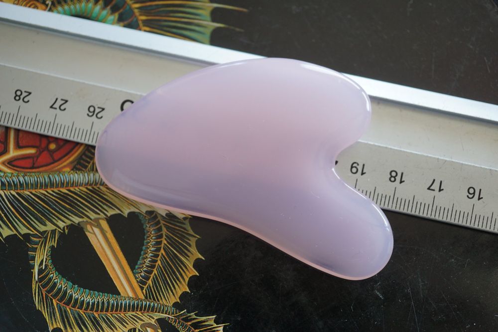 Pink Quarz Guasha Gesicht Massagegerät (Neu und originalverpackt) in Eschenbach SG für CHF 1 ...