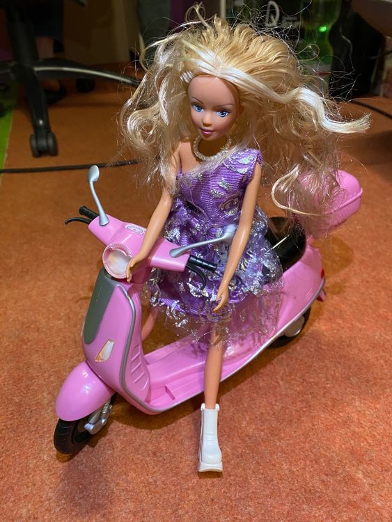 Vespa Barbie, Puppe und Vespa | Kaufen auf Ricardo