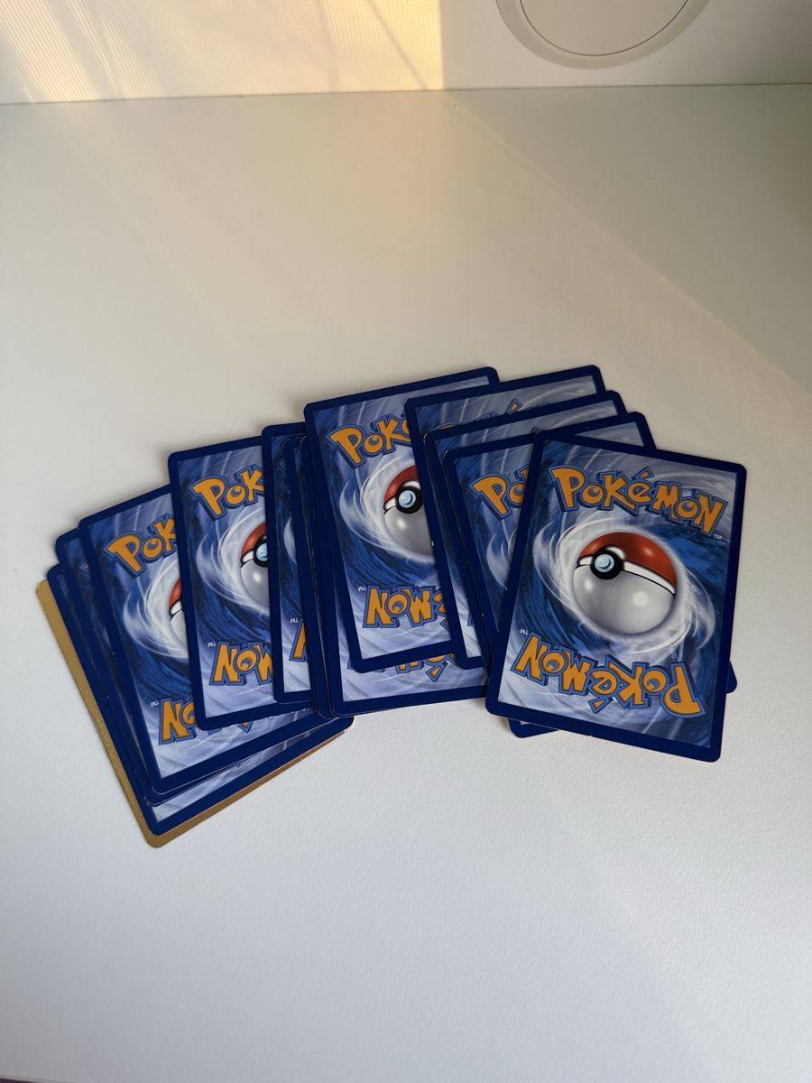 Pokemon Tin Box mit Karten - Top Zustand! (Gebraucht) in Grafenried für ...
