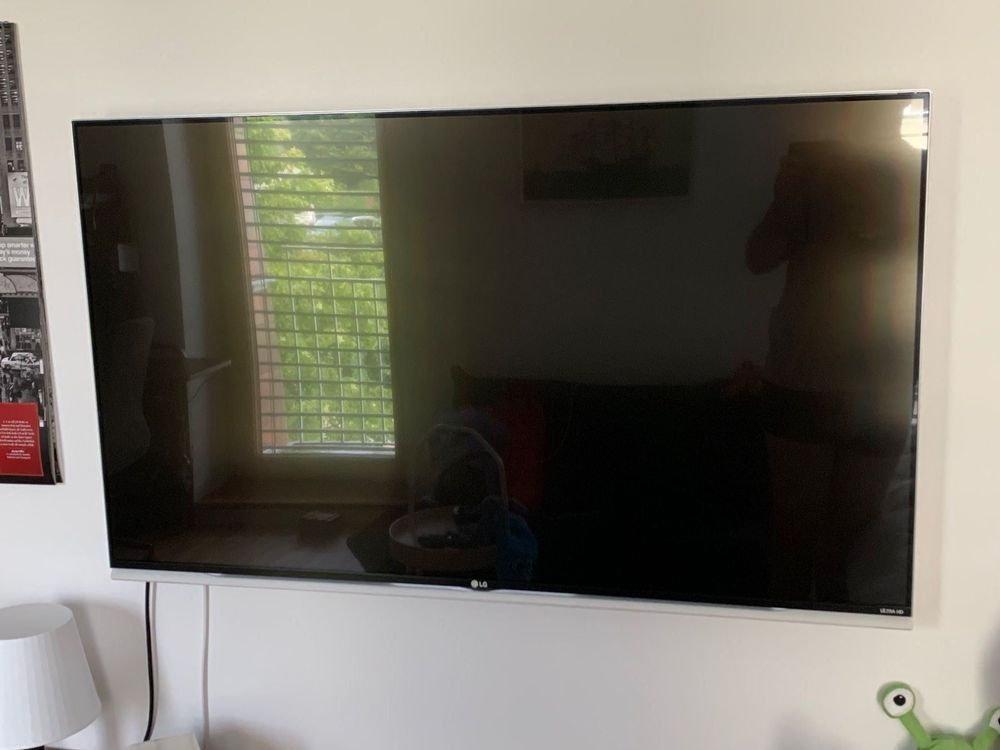 LG TV Ultra HD 4K 46' (Neu (gemäss Beschreibung)) in Fribourg für CHF ...