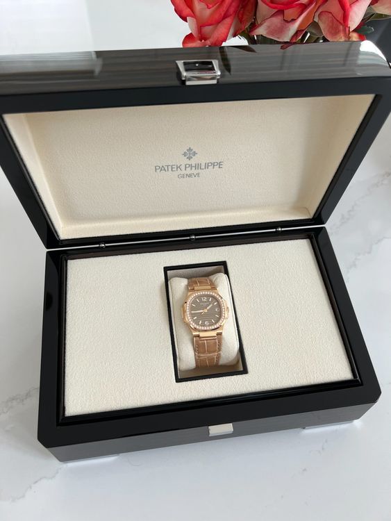 Patek Philippe Nautilus 7010R-012 | Kaufen auf Ricardo