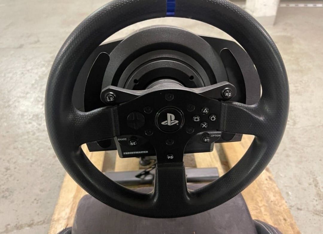 Race Seat inkl.PS4&Thrustmaster T300 mit G-Force Plug&Play (Gebraucht ...