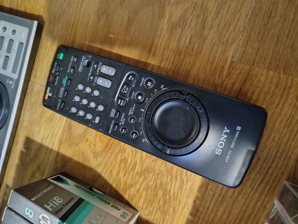 Sony Hi8 EV-S9000E + 111 cassette / ab 1 chf (Gebraucht) in Basel für ...