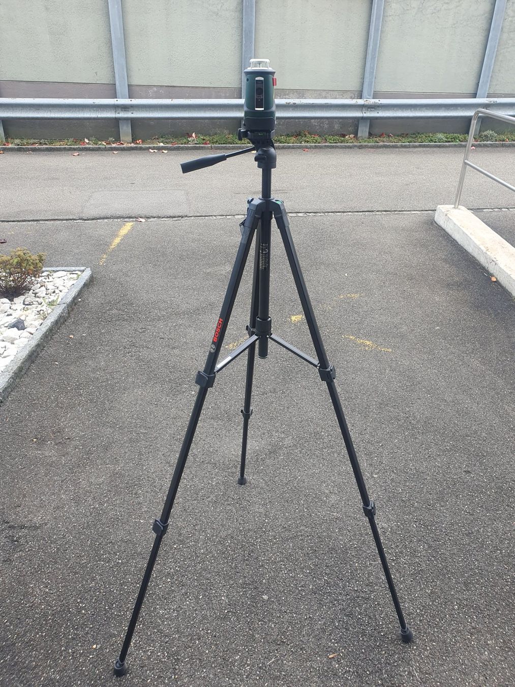 Bosch PLL 360 Linienlaser mit Stativ - Top Zustand! (Gebraucht) in ...