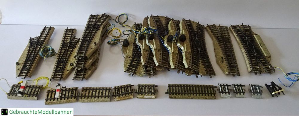 Märklin M-Gleise und Signale (Defekt) in Dörflingen für CHF 23 – mit ...