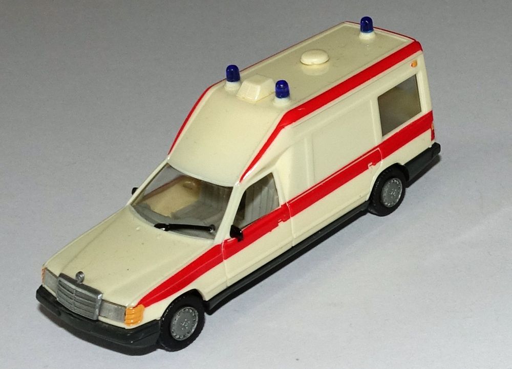 Mercedes W124 Bonna Krankenwagen Herpa 1:87 (Gebraucht) in Wiebelskirchen für CHF 2.5 – mit ...