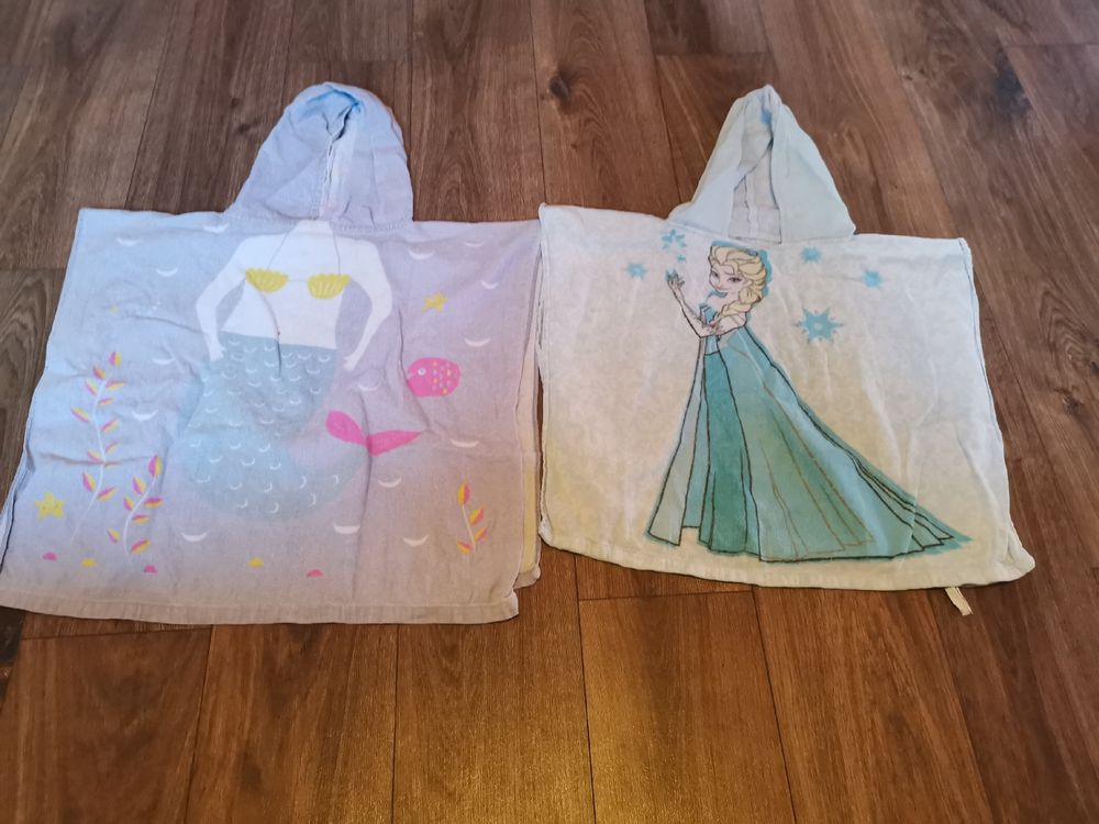 2 Badeponcho Meerjungfrau Elsa Frozen Olaf 2- 5 jährig (Gebraucht) in ...