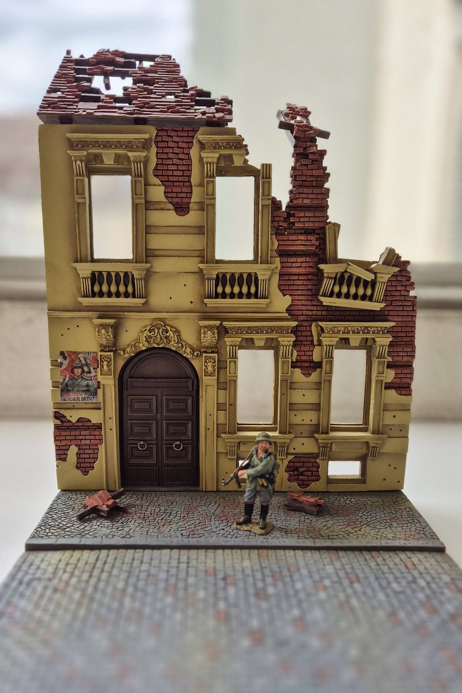 Collector's Showcase / Ruined Building / 1/30 / Sammlerstück (Gebraucht ...