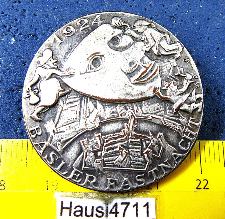 BASEL FASNACHT PLAKETTE SILBRIG ANTIK 1924 MIT NADEL (Gebraucht) in Ettingen für CHF 99.95 – mit ...