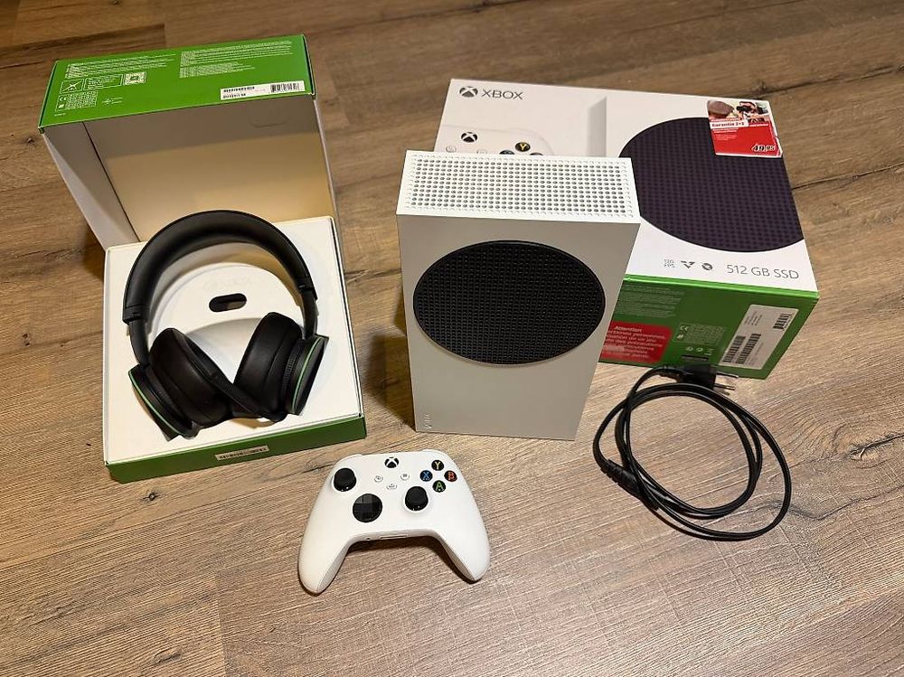 Xbox Series S mit Controller & Xbox Wireless Headset (Gebraucht) in ...