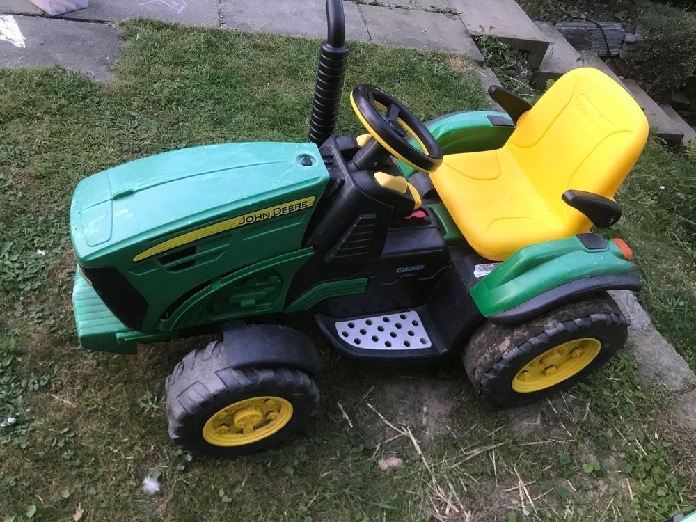 Peg Perego Toys Traktor mit 12V Elektro Motor (Gebraucht) in Niederwil ...
