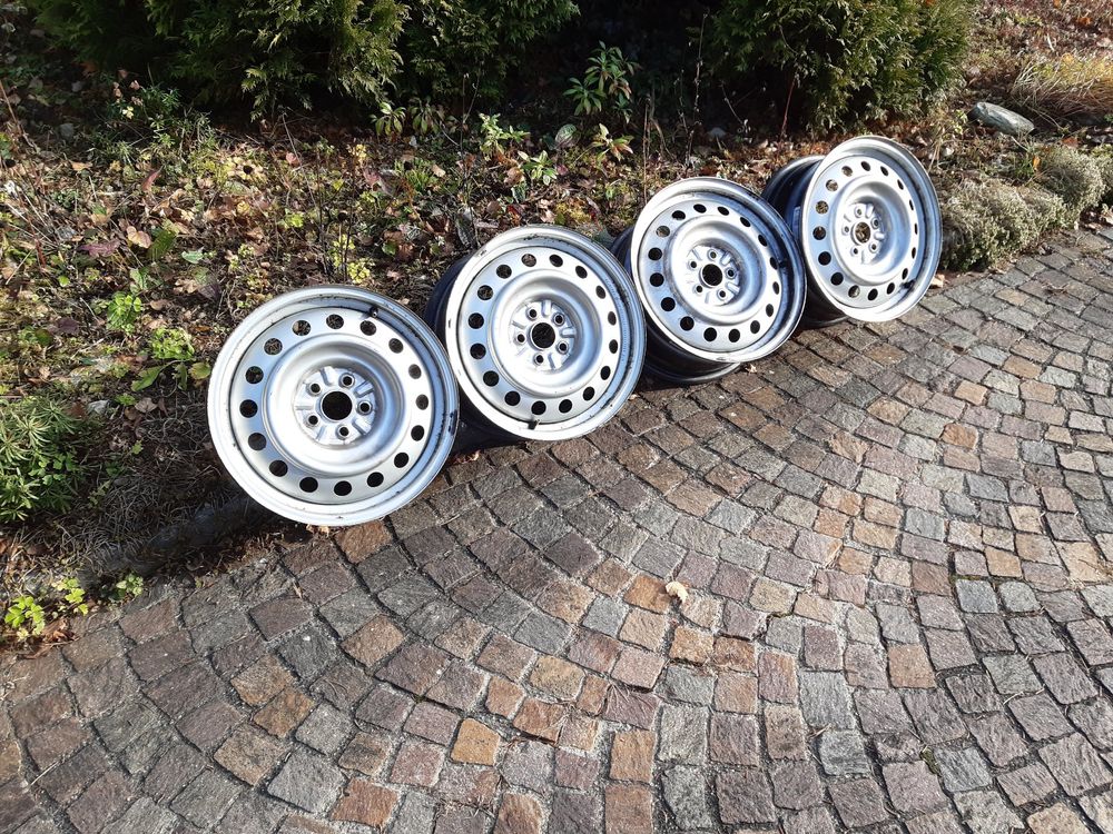 4 Stahlfelge Toyota Avensis T 25 5/16x6 1/2J ET45 33-7 (Gebraucht) in Steinmaur für CHF 30 – nur ...