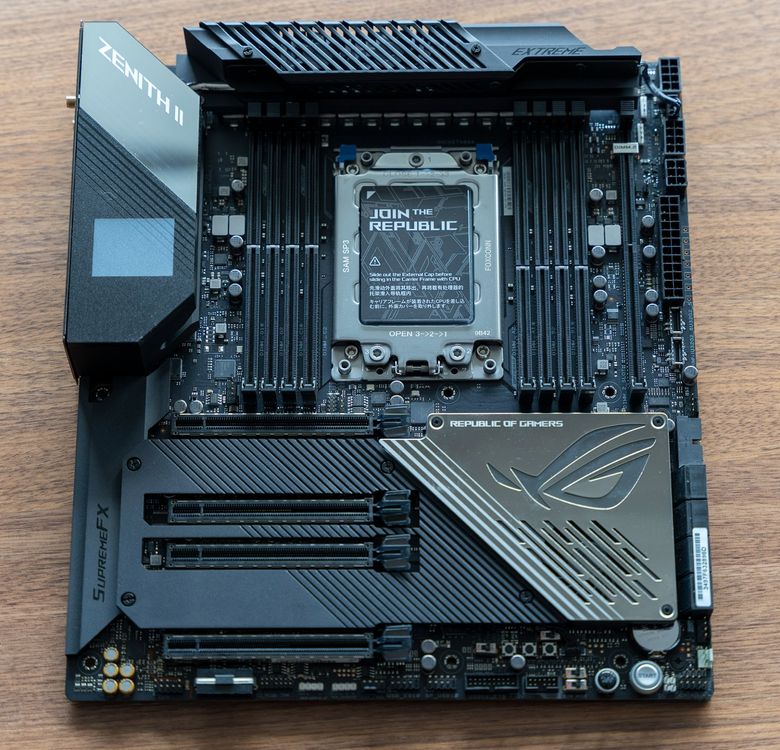 Asus ROG Zenith II Extreme Motherboard sTRX40 (Gebraucht) in Adlikon b ...
