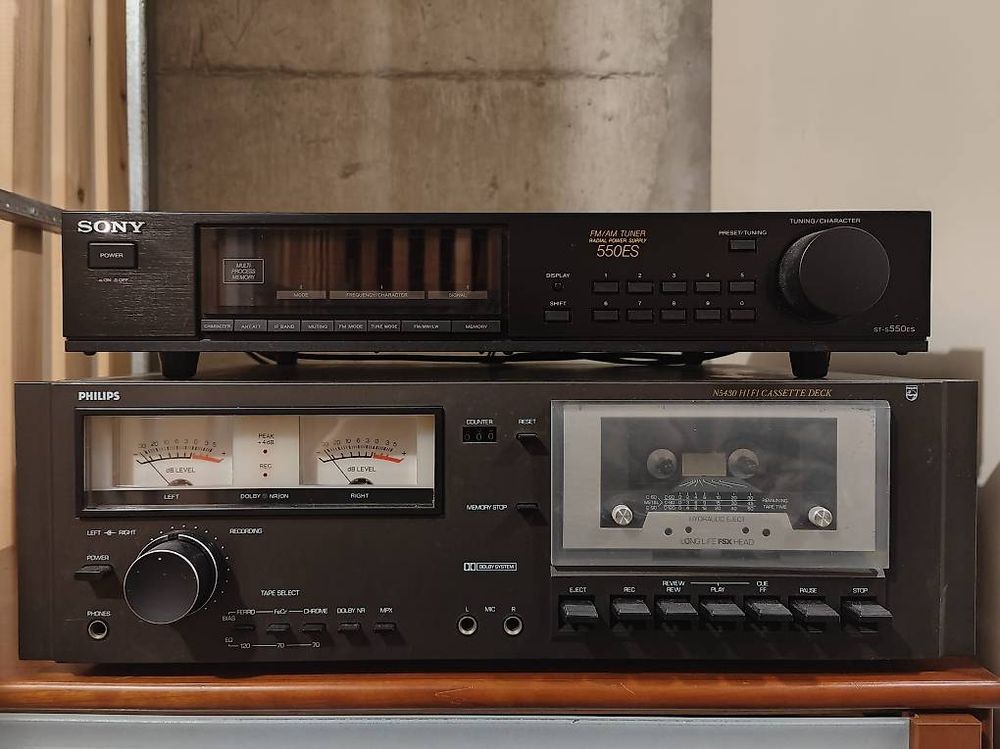 Sony 550ES AM/FM Tuner (D'occasion) à Bussigny pour CHF 80 – retrait ...