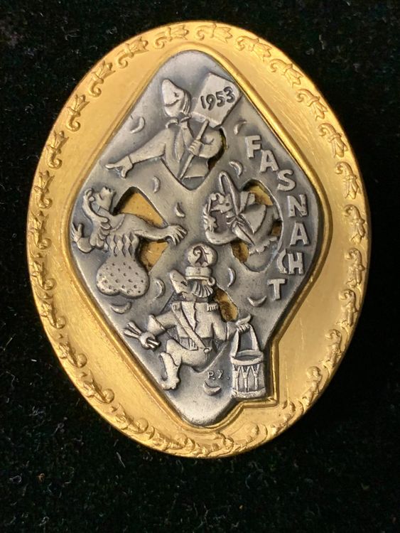 Basler Fasnacht-Plakette Gold 1953 (Gebraucht) in Therwil für CHF 580 – mit Lieferung auf ...
