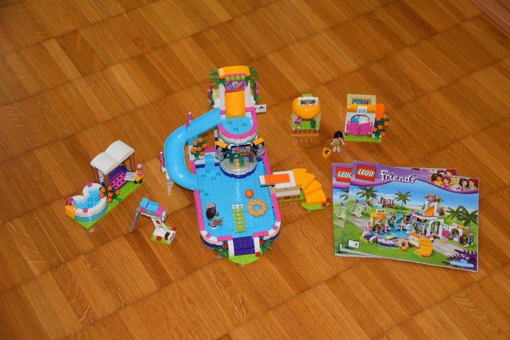 Lego Friends- Heartlake Freibad (Gebraucht) in Lausen für CHF 20 – mit ...