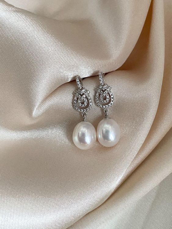 Perlen Ohrringe/ Echte Perlen (Neu und originalverpackt) in Sarnen für CHF 70 – mit Lieferung ...