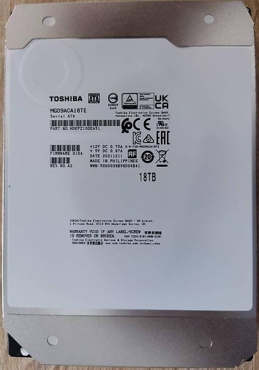 Toshiba 18 TB Festplatte HDD MG09ACA18TE mit Garantie!! (Gebraucht) in ...