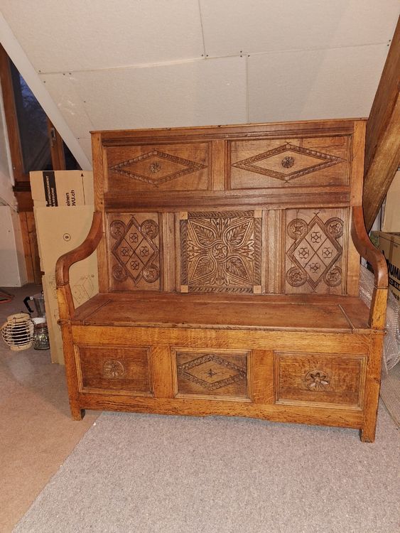 Magnifique banc coffre ancien en chêne massif sculpté (Gebraucht) in La Chaux-de-Fonds für CHF ...