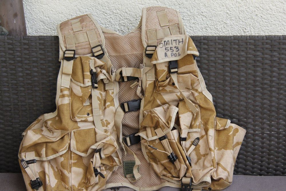 Brit. Armee Tactical-Weste desert tarn (Gebraucht) in Niederurnen für ...