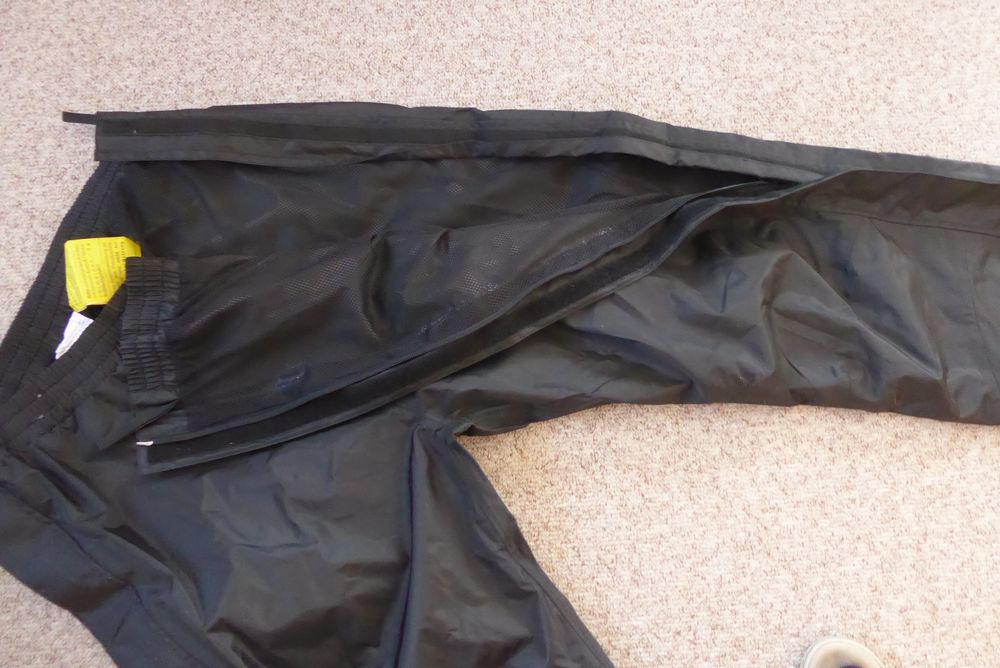 Regenhose Seitlich Zu Ffnen