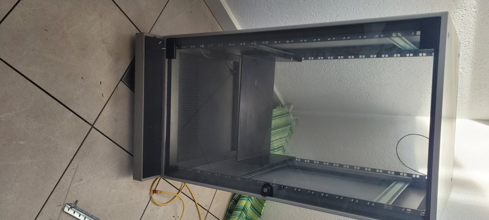 Serverschrank (Gebraucht) in Wittnau für CHF 11 – nur Abholung auf ...