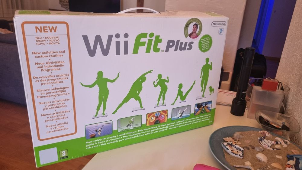 Nintendo Wii fit plus (Neu (gemäss Beschreibung)) in Montlingen für CHF ...