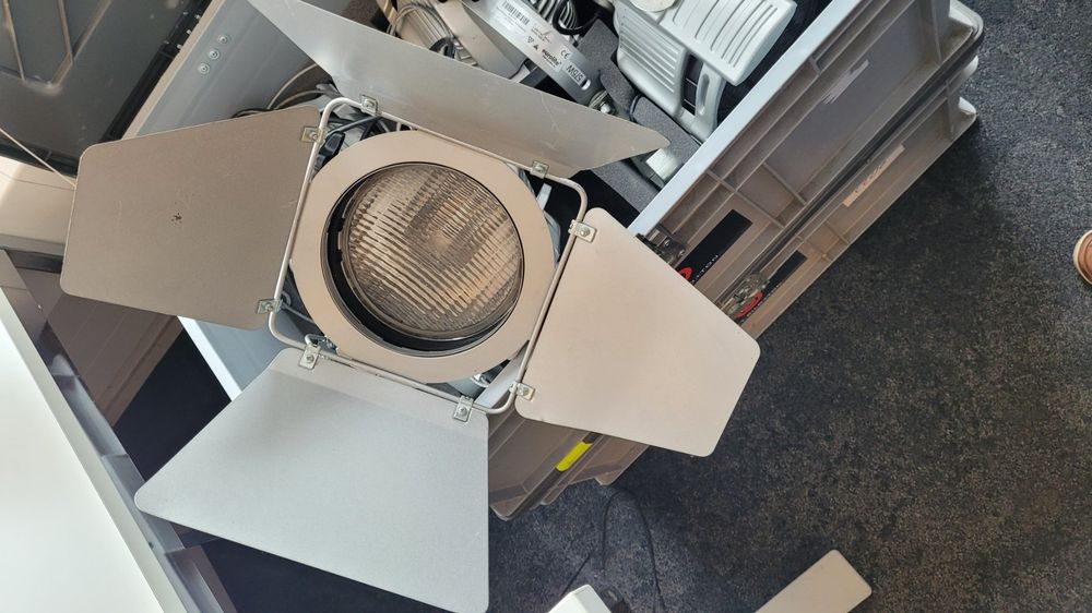 Multipar Scheinwerfer (600W) inkl. Case; Set à 4 Stk. (Gebraucht) in ...