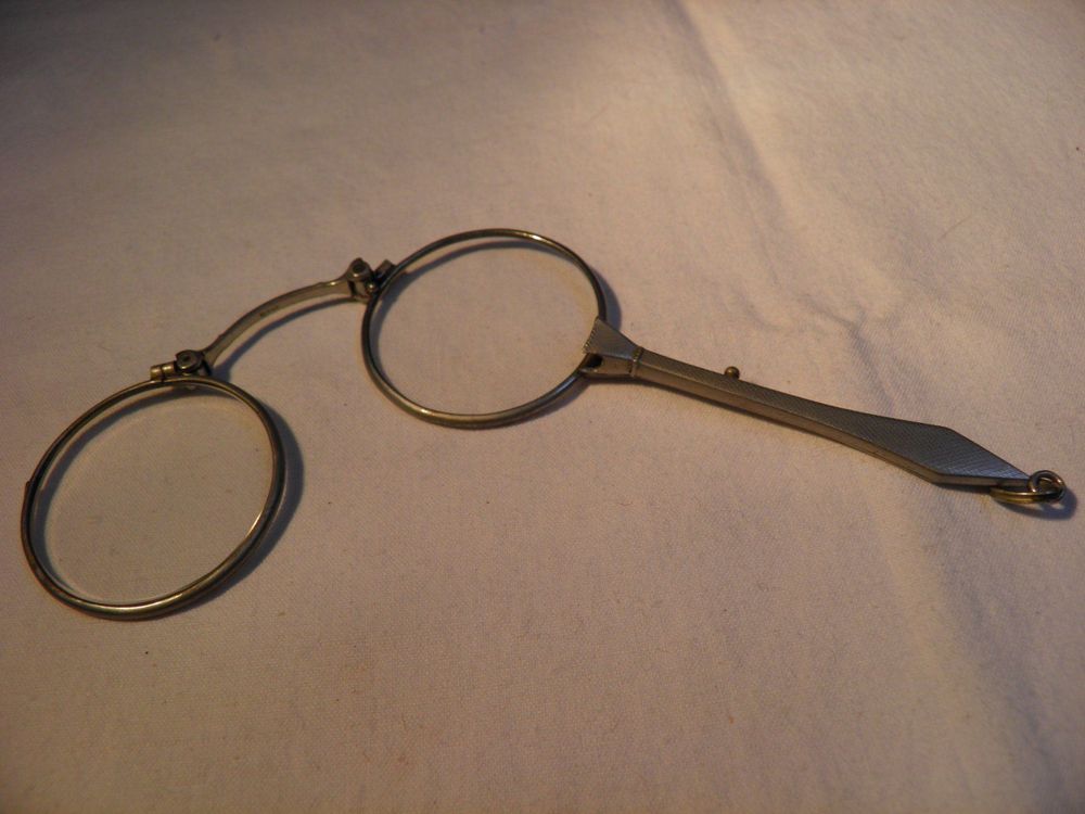 Ausklappbares Lorgnon (Gebraucht) in Rüti ZH für CHF 28 – mit Lieferung ...